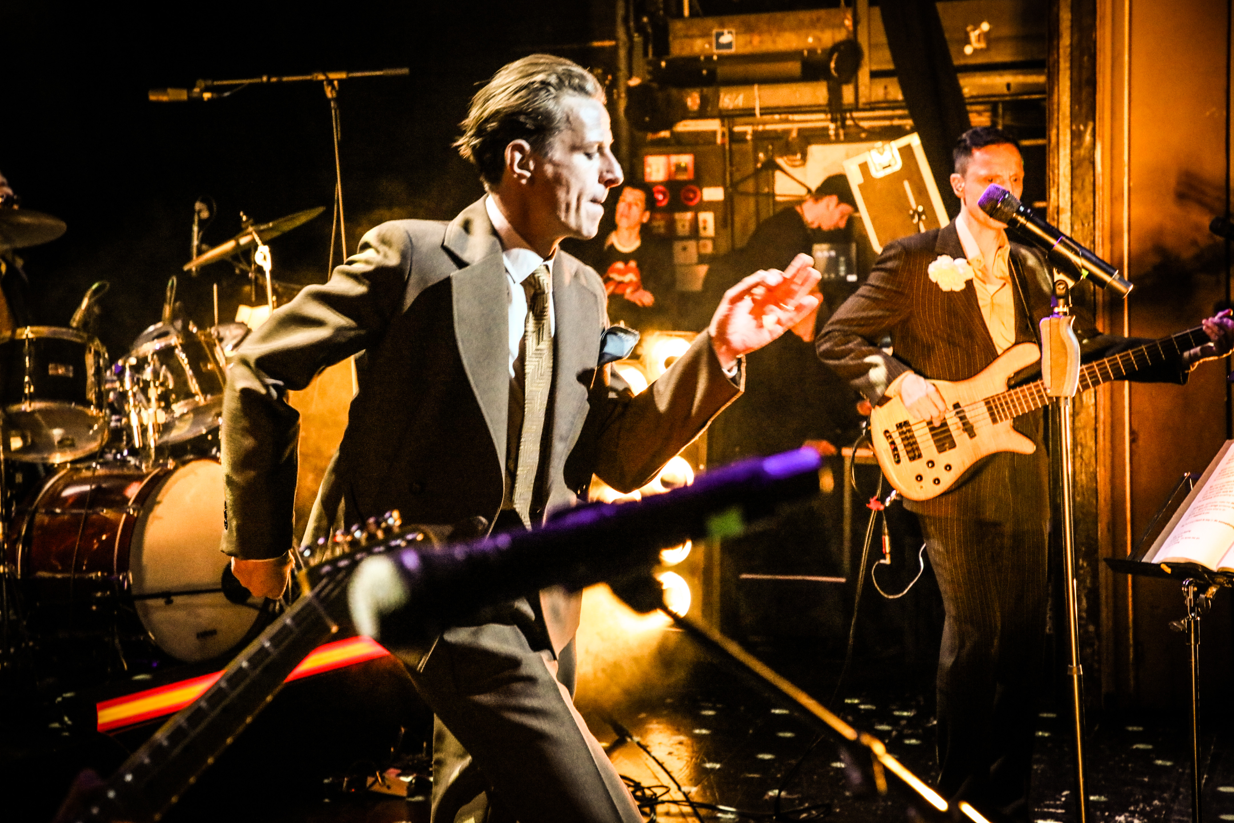 “Heroes” | berliner-ensemble